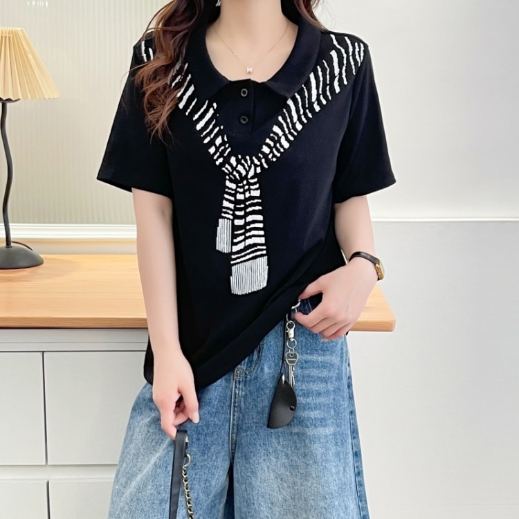 設計款假領巾印花短袖T桖上衣 獨具衣格 J9227::unistyle 館::【獨具衣格】專賣中大尺碼洋裝、中大尺碼服飾