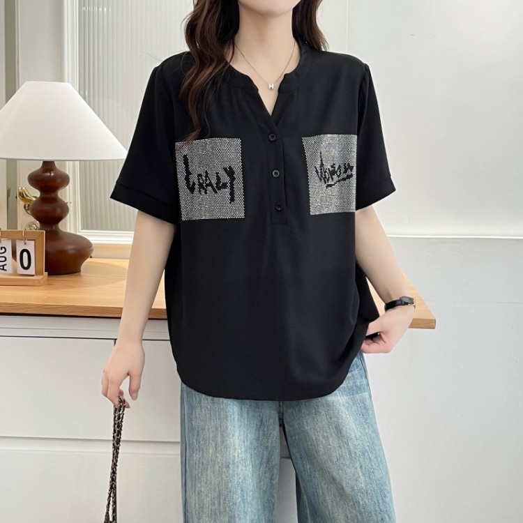 輕奢感燙鑽小V領開襟短袖上衣 獨具衣格 J9284::unistyle 館::【獨具衣格】專賣中大尺碼洋裝、中大尺碼服飾