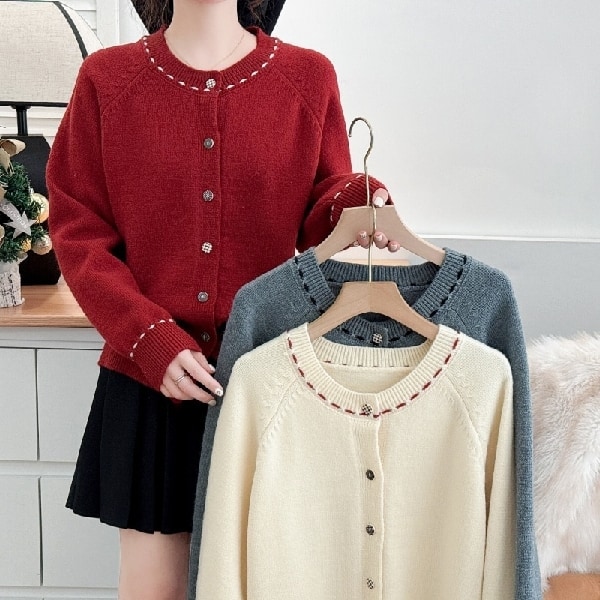 超可愛格紋釦針織毛衣上衣 獨具衣格 J8598::unistyle 館::【獨具衣格】專賣中大尺碼洋裝、中大尺碼服飾