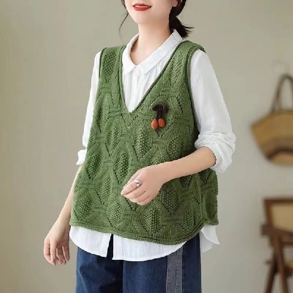春日色系立體櫻桃V領棉線針織背心 獨具衣格 J8793::unistyle 館::【獨具衣格】專賣中大尺碼洋裝、中大尺碼服飾