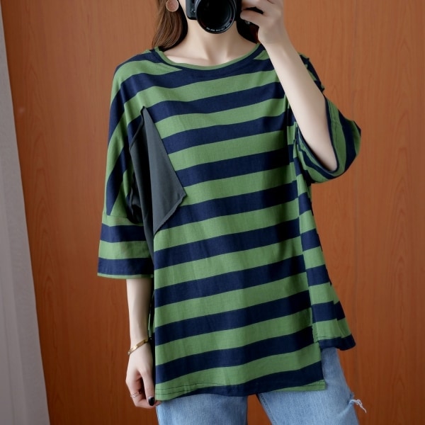 韓系大口袋配條T桖上衣 獨具衣格 J8911::unistyle 館::【獨具衣格】專賣中大尺碼洋裝、中大尺碼服飾