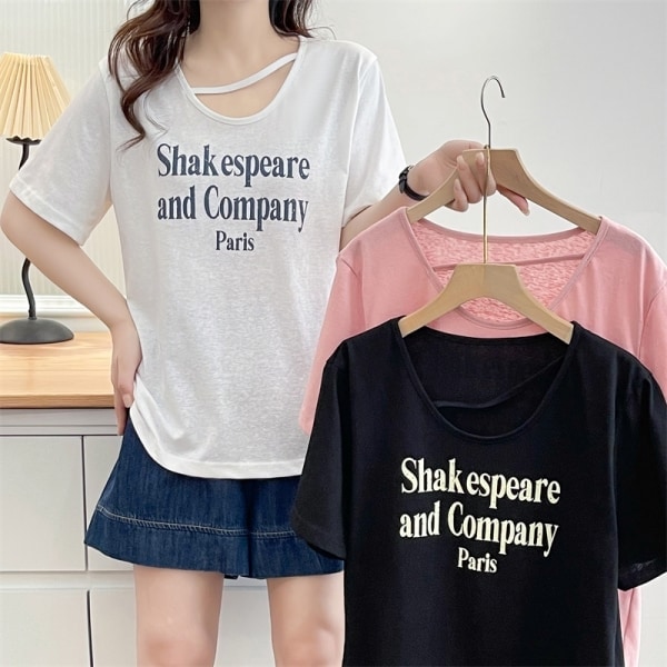 英文字母印花領口小心機T桖上衣 獨具衣格 J9234::unistyle 館::【獨具衣格】專賣中大尺碼洋裝、中大尺碼服飾