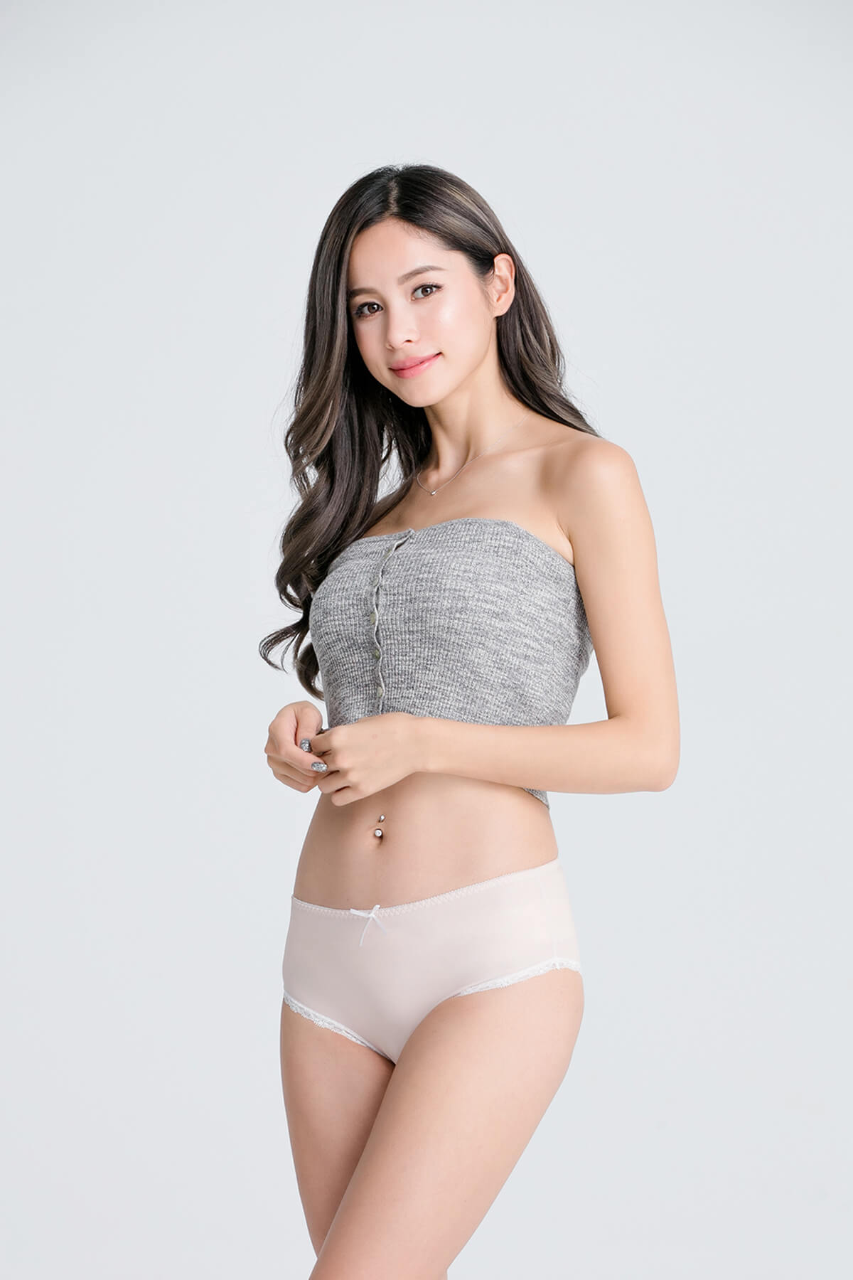 【WIWI】真正台灣製造的 發熱衣、涼感衣、壓力褲::漾彩遠紅外線抑菌經典中腰內褲(粉嫩膚 女M-2XL)