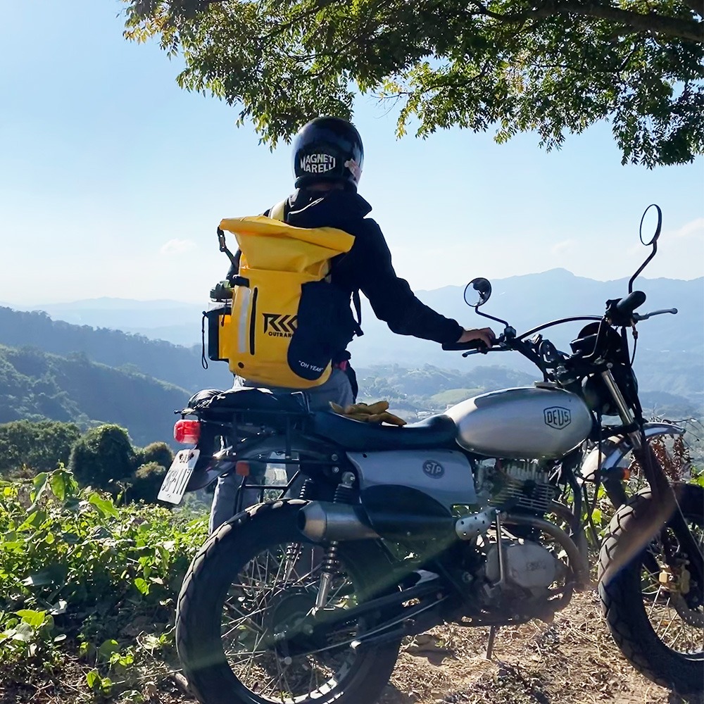 Outrange戶外裝備 - 紅龍柱、告示牌、雨衣、防水包、拒馬::線上購物::OUTRANGE 戶外多功能減壓防水雙肩背包 30L