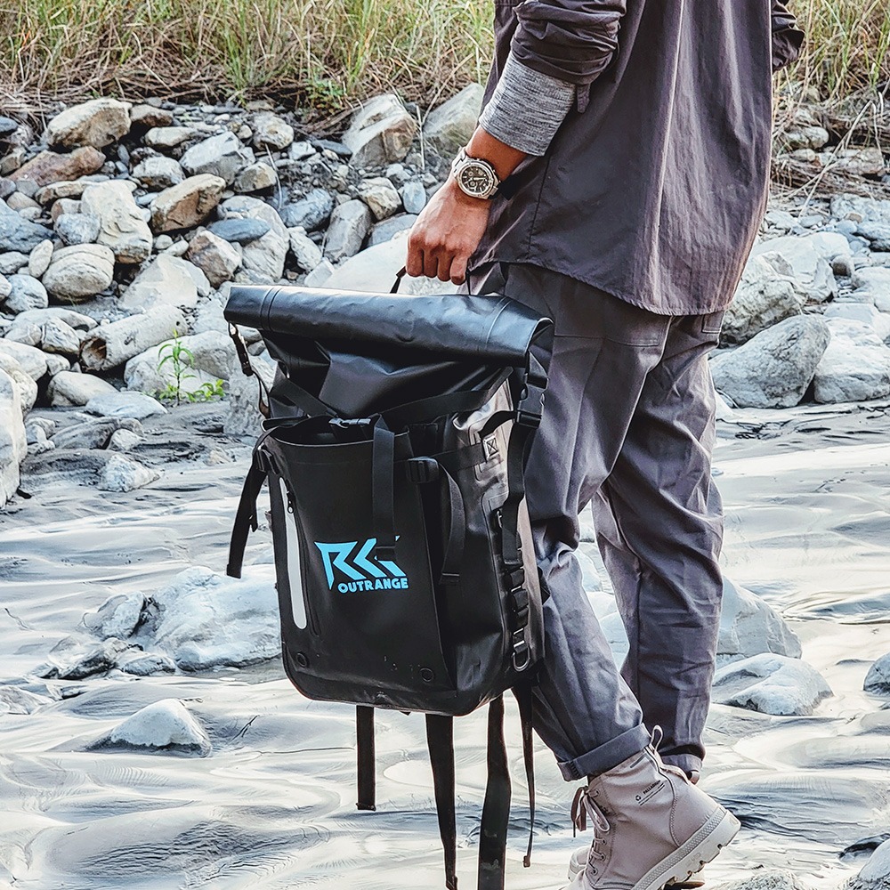 Outrange戶外裝備 - 紅龍柱、告示牌、雨衣、防水包、拒馬::線上購物::OUTRANGE 戶外多功能減壓防水雙肩背包 30L
