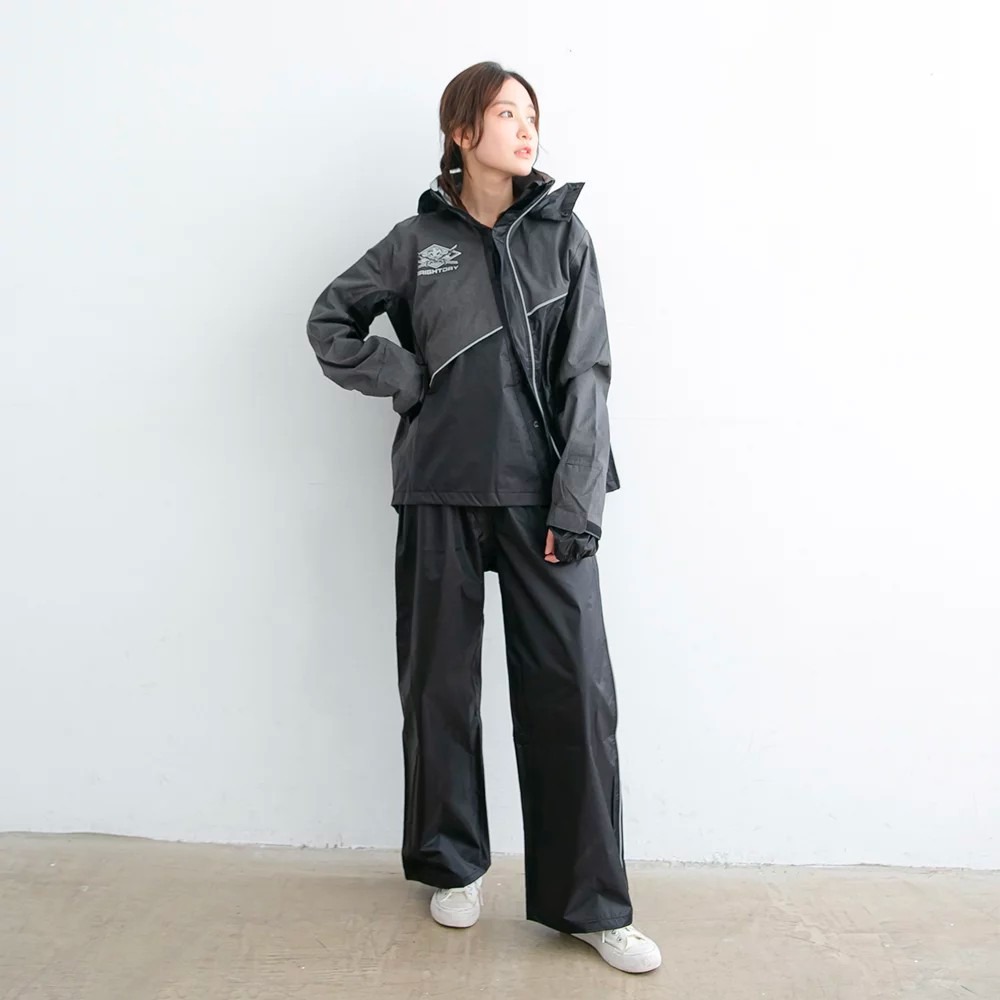 Outrange戶外裝備 - 紅龍柱、告示牌、雨衣、防水包、拒馬::線上購物::Outperform 終結者斜開兩件式風雨衣【背包款】